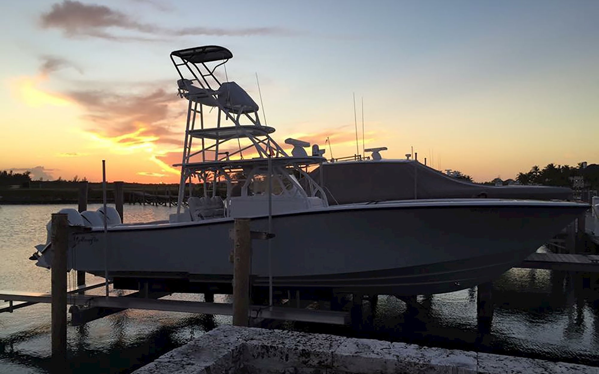 Low Profile Boat Lifts: Sleek & Efficient Beamless Boat Lifts | Neptune ...